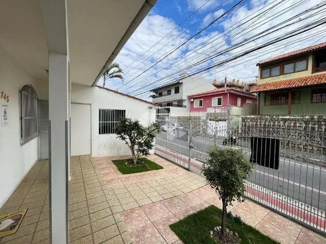Casa / Sobrado para Venda em São José/SC Barreiros 3 Quartos