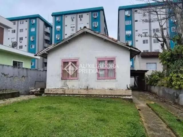 Casa / Sobrado para Venda em São José/SC Barreiros 3 Quartos