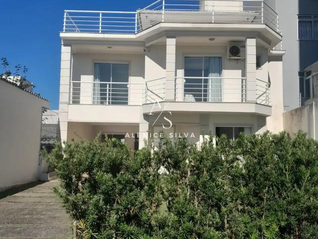 Casa / Sobrado para Venda em São José/SC Barreiros 3 Quartos
