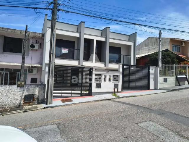 Casa / Sobrado para Venda em São José/SC Barreiros 3 Quartos