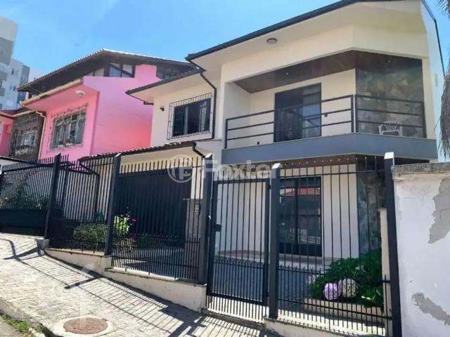 Casa / Sobrado para Venda em São José/SC Barreiros 3 Quartos