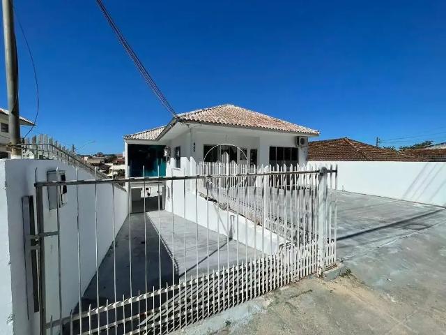 Casa / Sobrado para Venda em São José/SC Barreiros 3 Quartos
