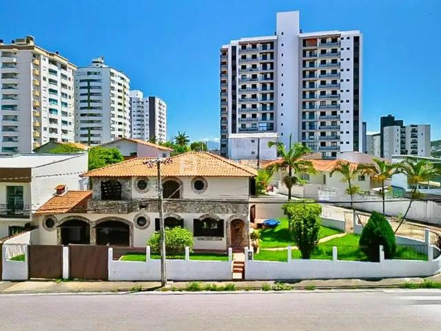 Casa / Sobrado para Venda em São José/SC Barreiros 3 Quartos
