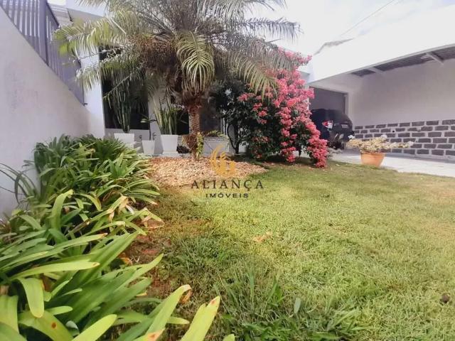 Casa / Sobrado para Venda em São José/SC Barreiros 3 Quartos