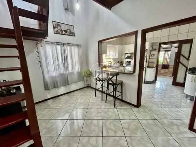 Casa / Sobrado para Venda em São José/SC Barreiros 3 Quartos