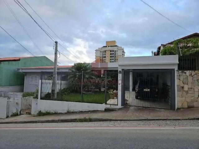 Casa / Sobrado para Venda em São José/SC Barreiros 3 Quartos
