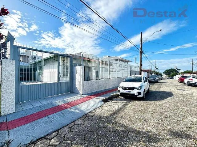 Casa / Sobrado para Venda em São José/SC Barreiros 3 Quartos