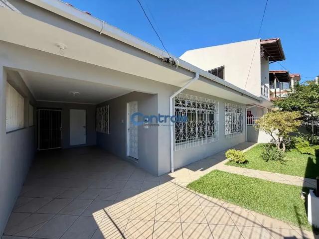Casa / Sobrado para Venda em São José/SC Ipiranga 3 Quartos