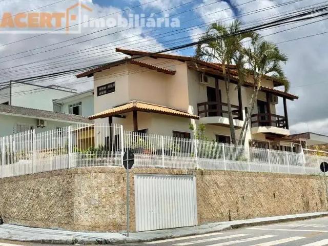 Casa / Sobrado para Venda em São José/SC Barreiros 3 Quartos