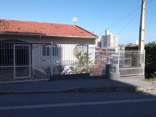 Casa / Sobrado para Venda em São José/SC Barreiros 3 Quartos