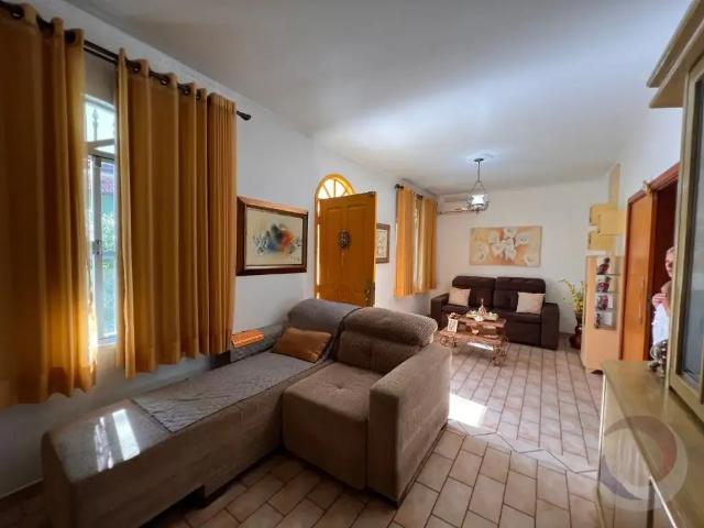 Casa / Sobrado para Venda em São José/SC Barreiros 3 Quartos