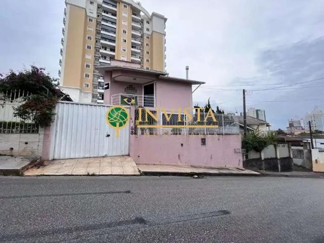 Casa / Sobrado para Venda em São José/SC Barreiros 3 Quartos