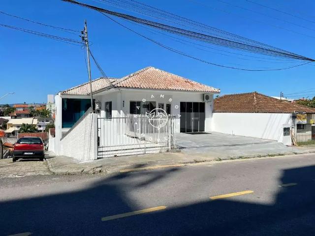Casa / Sobrado para Venda em São José/SC Barreiros 3 Quartos