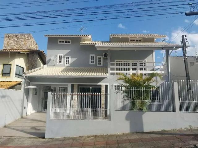 Casa / Sobrado para Venda em São José/SC Barreiros 3 Quartos