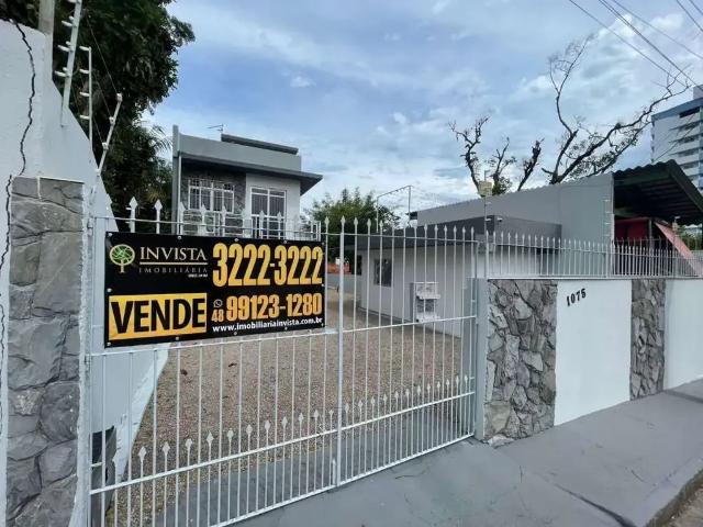 Casa / Sobrado para Venda em São José/SC Barreiros 3 Quartos