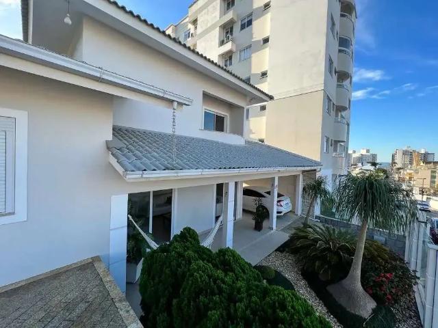 Casa / Sobrado para Venda em São José/SC Barreiros 3 Quartos