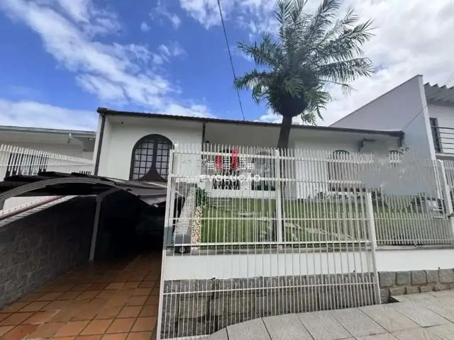 Casa / Sobrado para Venda em São José/SC Barreiros 3 Quartos