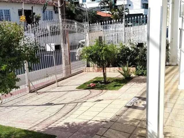 Casa / Sobrado para Venda em São José/SC Barreiros 3 Quartos