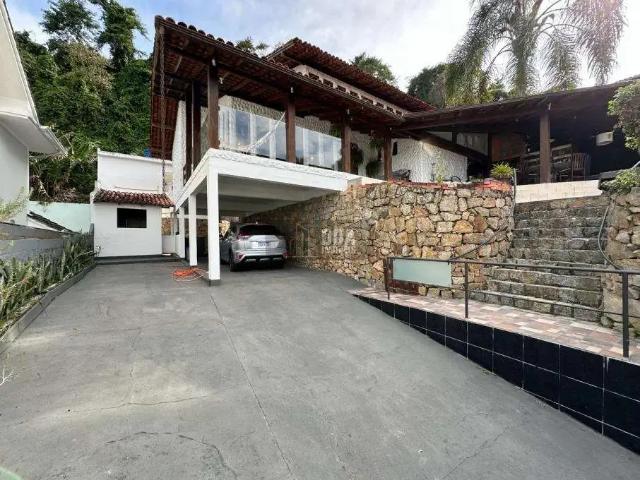 Casa / Sobrado para Venda em São José/SC Centro 4 Quartos
