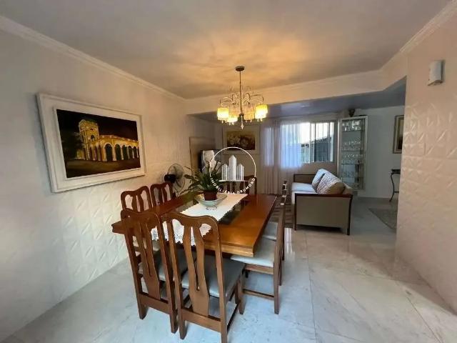 Casa / Sobrado para Venda em São José/SC Centro 4 Quartos