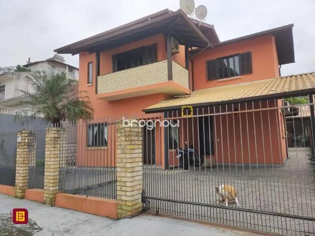 Casa / Sobrado para Venda em São José/SC Centro 4 Quartos
