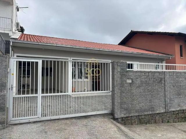 Casa / Sobrado para Venda em São José/SC Centro 4 Quartos