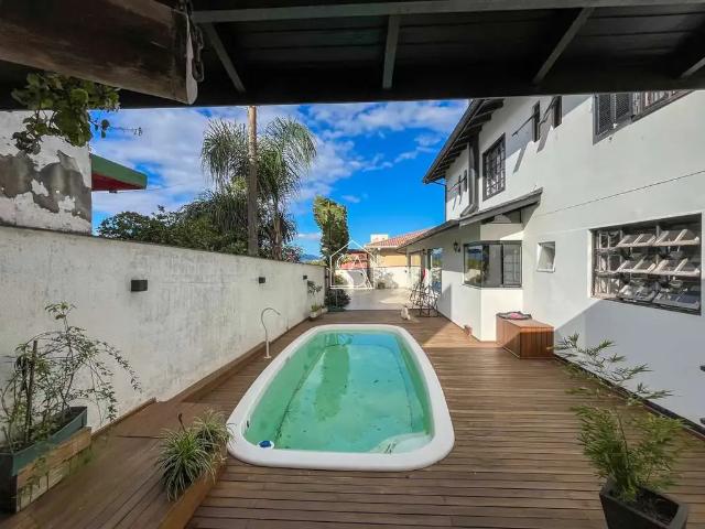 Casa / Sobrado para Venda em São José/SC Centro 4 Quartos