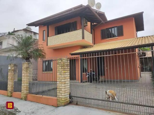 Casa / Sobrado para Venda em São José/SC Centro 3 Quartos