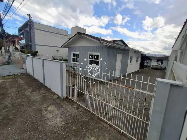 Casa / Sobrado para Venda em São José/SC Fazenda Santo Antônio 4 Quartos