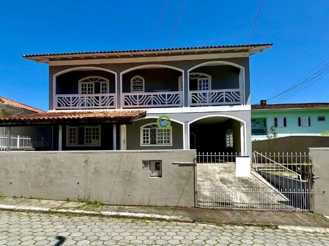 Casa / Sobrado para Venda em São José/SC Fazenda Santo Antônio 5 Quartos