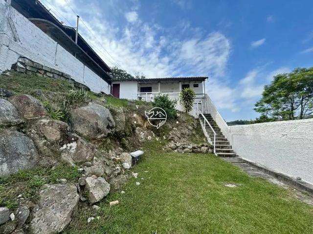 Casa / Sobrado para Venda em São José/SC Fazenda Santo Antônio 1 Quartos