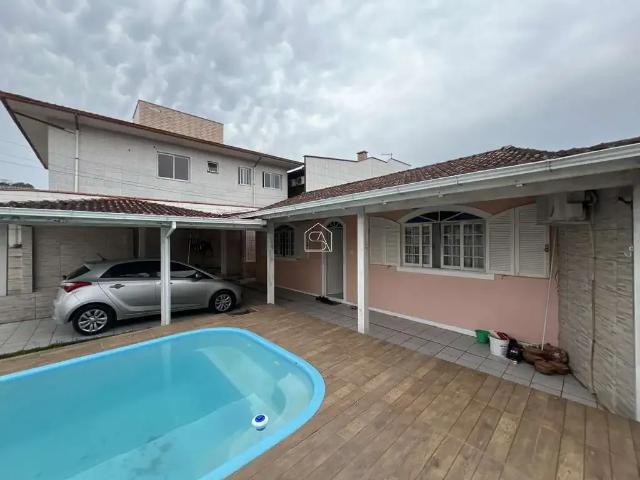 Casa / Sobrado para Venda em São José/SC Fazenda Santo Antônio 2 Quartos