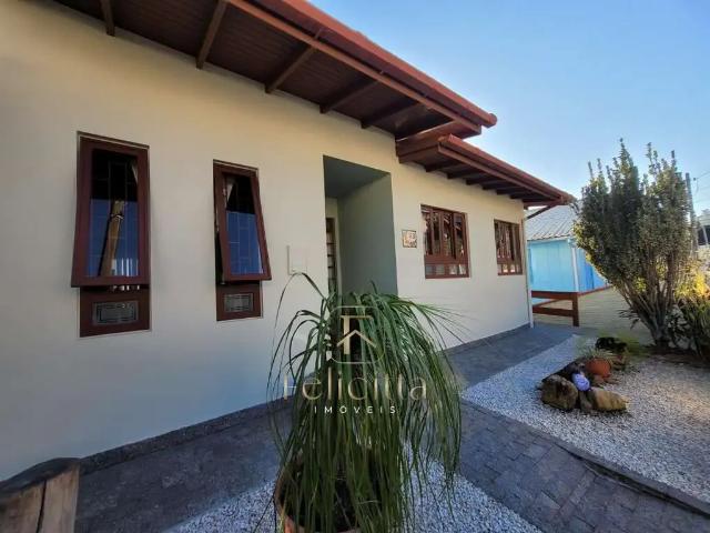 Casa / Sobrado para Venda em São José/SC Fazenda Santo Antônio 2 Quartos