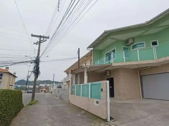 Casa / Sobrado para Venda em São José/SC Fazenda Santo Antônio 3 Quartos