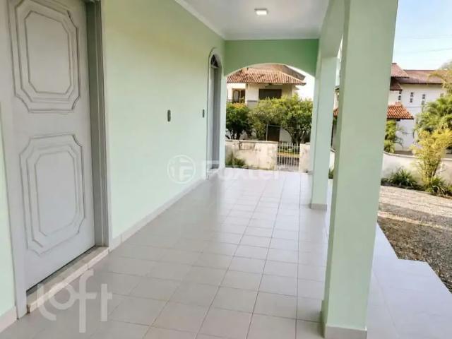 Casa / Sobrado para Venda em São José/SC Fazenda Santo Antônio 3 Quartos