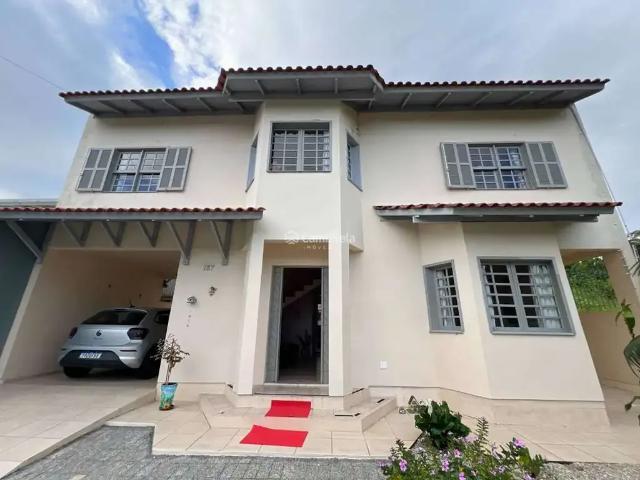 Casa / Sobrado para Venda em São José/SC Fazenda Santo Antônio 3 Quartos