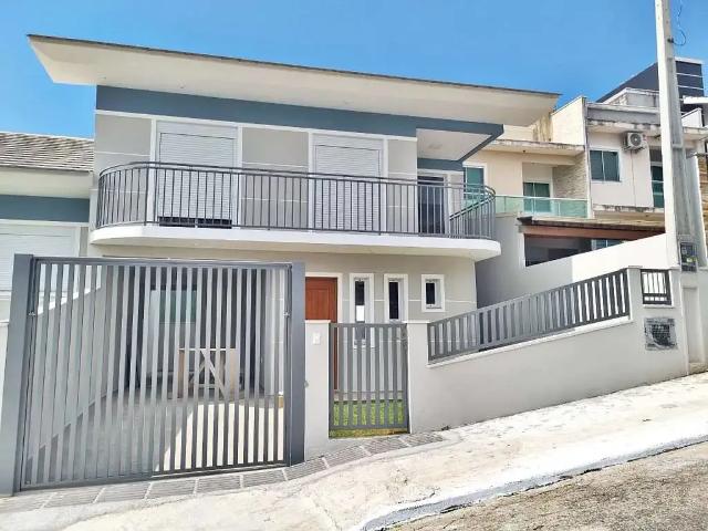 Casa / Sobrado para Venda em São José/SC Forquilhas 3 Quartos