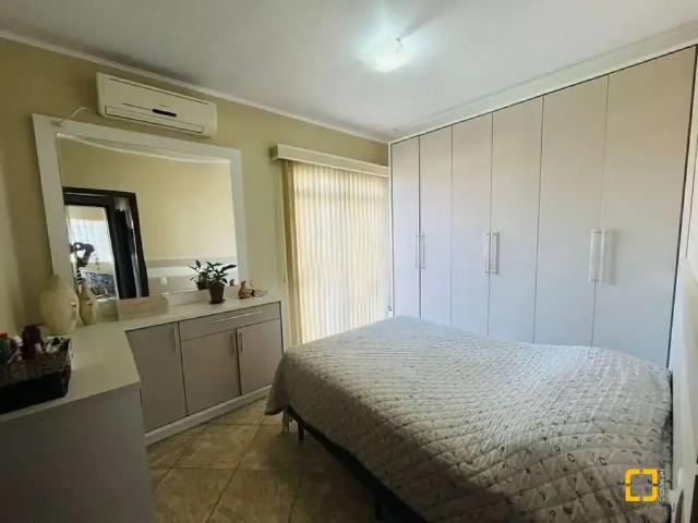 Casa / Sobrado para Venda em São José/SC Forquilhas 2 Quartos