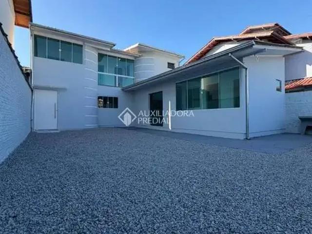 Casa / Sobrado para Venda em São José/SC Forquilhas 4 Quartos