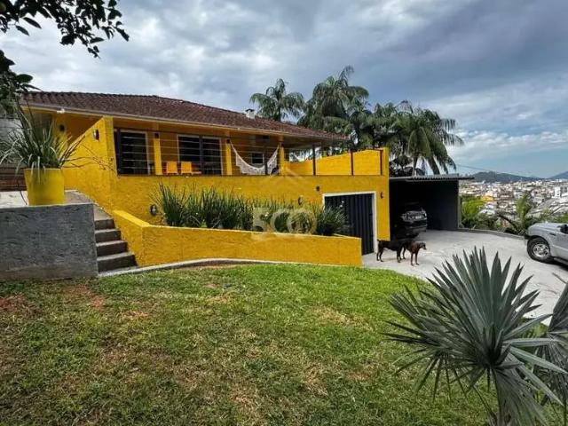 Casa / Sobrado para Venda em São José/SC Forquilhinhas 3 Quartos
