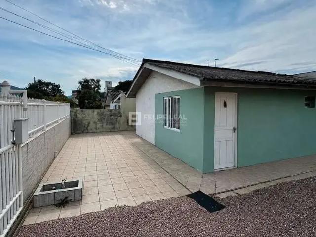 Casa / Sobrado para Venda em São José/SC Forquilhinhas 3 Quartos