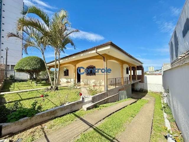 Casa / Sobrado para Venda em São José/SC Ipiranga 3 Quartos