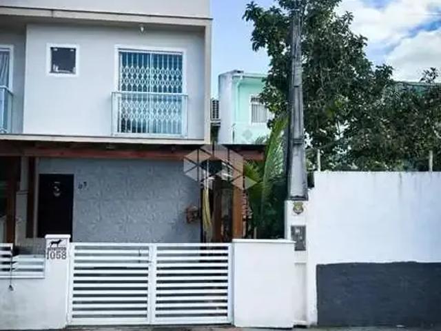 Casa / Sobrado para Venda em São José/SC Ipiranga 3 Quartos