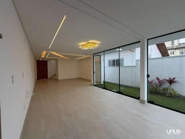 Casa / Sobrado para Venda em São José/SC Ipiranga 3 Quartos