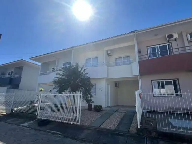 Casa / Sobrado para Venda em São José/SC Ipiranga 3 Quartos