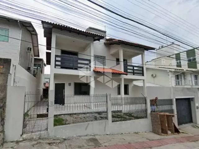Casa / Sobrado para Venda em São José/SC Ipiranga 4 Quartos