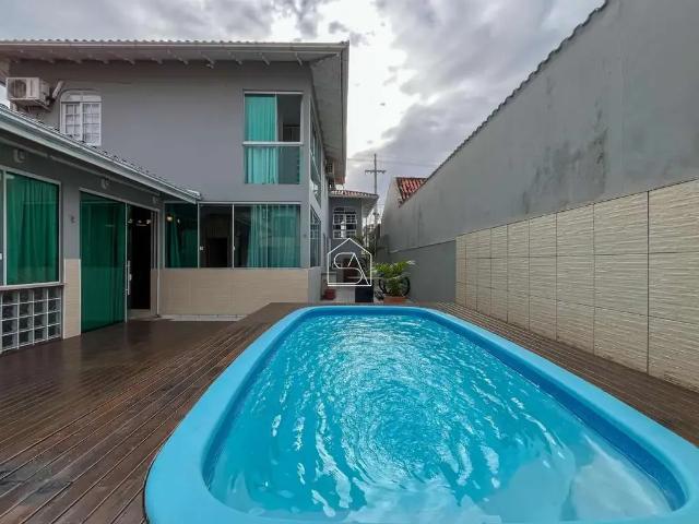 Casa / Sobrado para Venda em São José/SC Ipiranga 4 Quartos