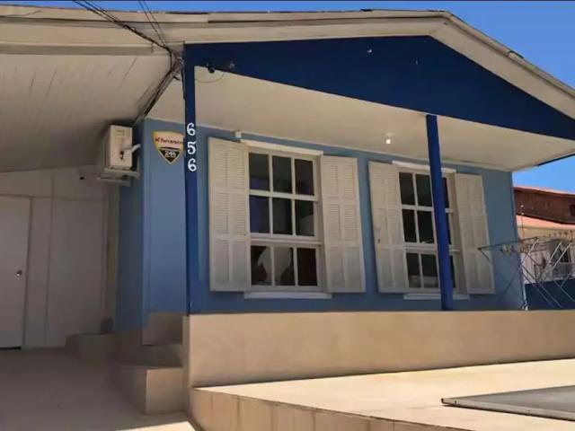 Casa / Sobrado para Venda em São José/SC Ipiranga 5 Quartos