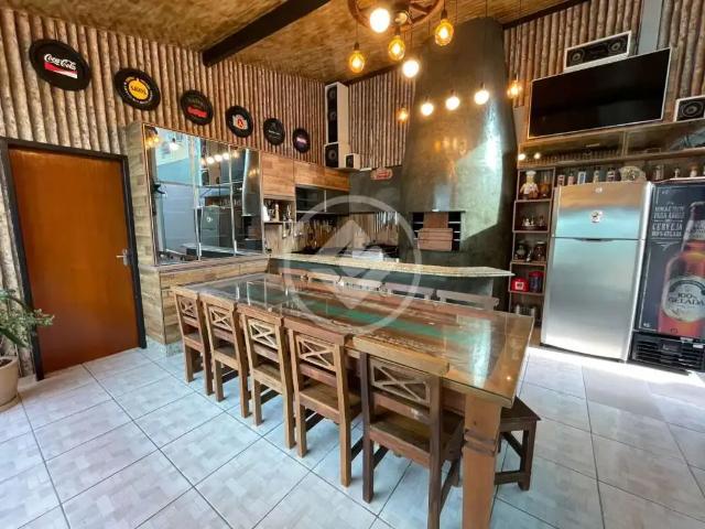 Casa / Sobrado para Venda em São José/SC Ipiranga 5 Quartos