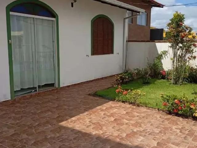 Casa / Sobrado para Venda em São José/SC Ipiranga 5 Quartos